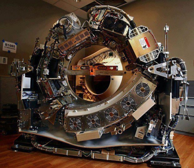 Unique photo of a CT scanner’s insides [Amazing Photo of the Day] | dotTech