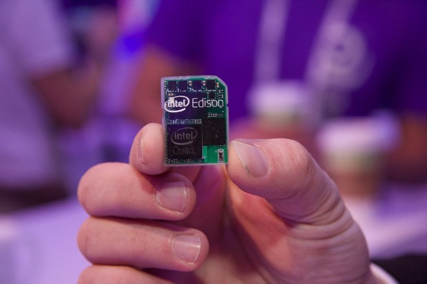 Intel announces Edison, a full computer the size of an SD card | dotTech
